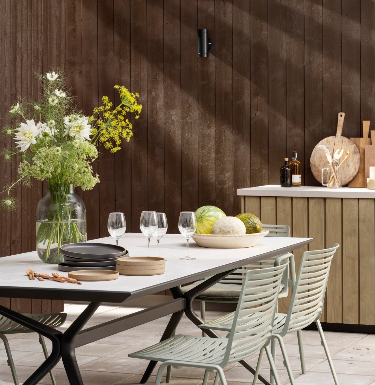 TREBITT 0676 Tjærebrun | Jotun.no