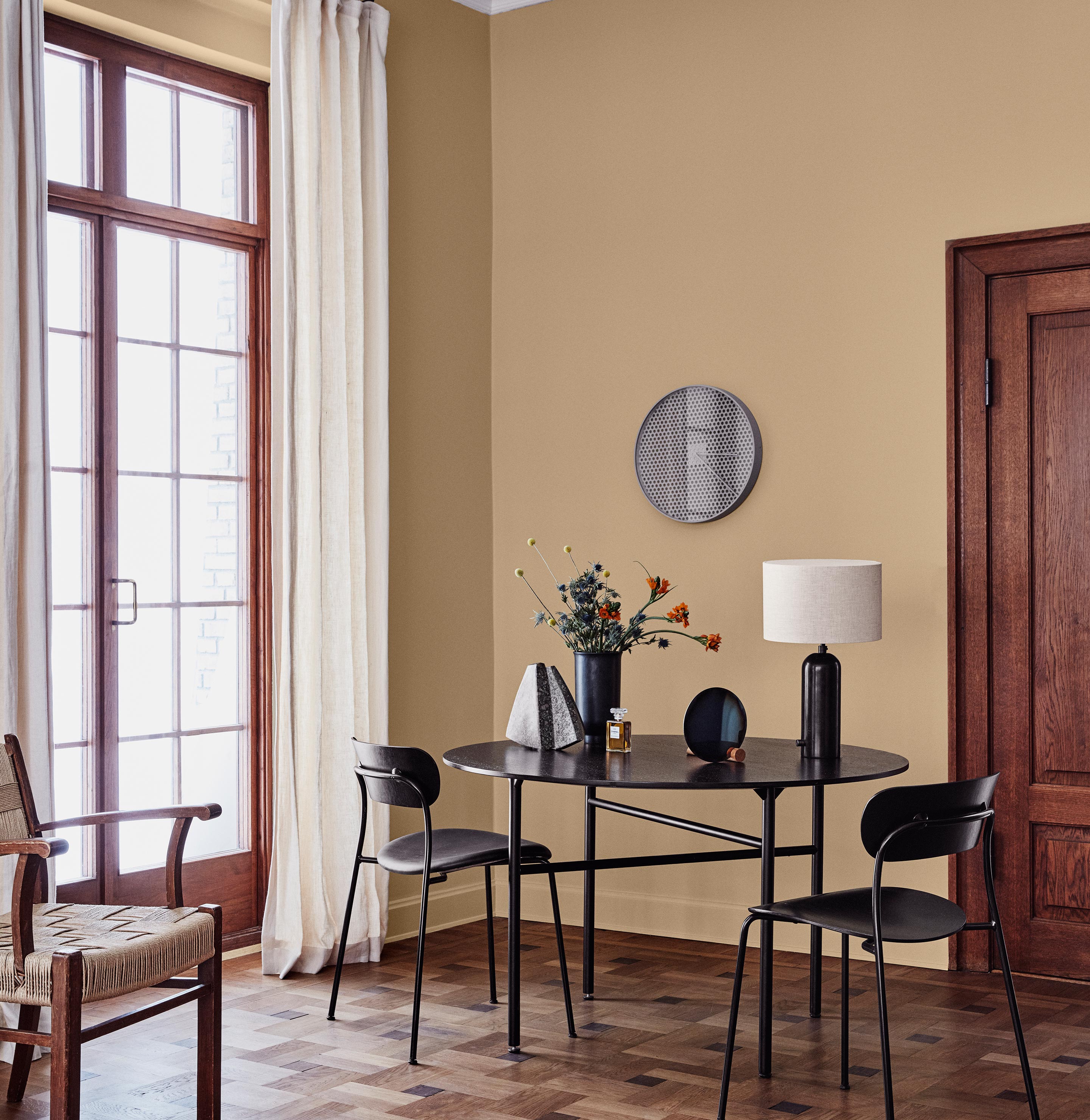 Vacker gul färg för att måla vardagsrummet – LADY 12082 Refined Yellow