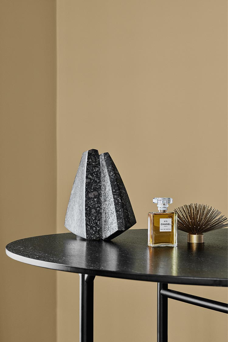 12082 REFINED YELLOW - Interior paint colour