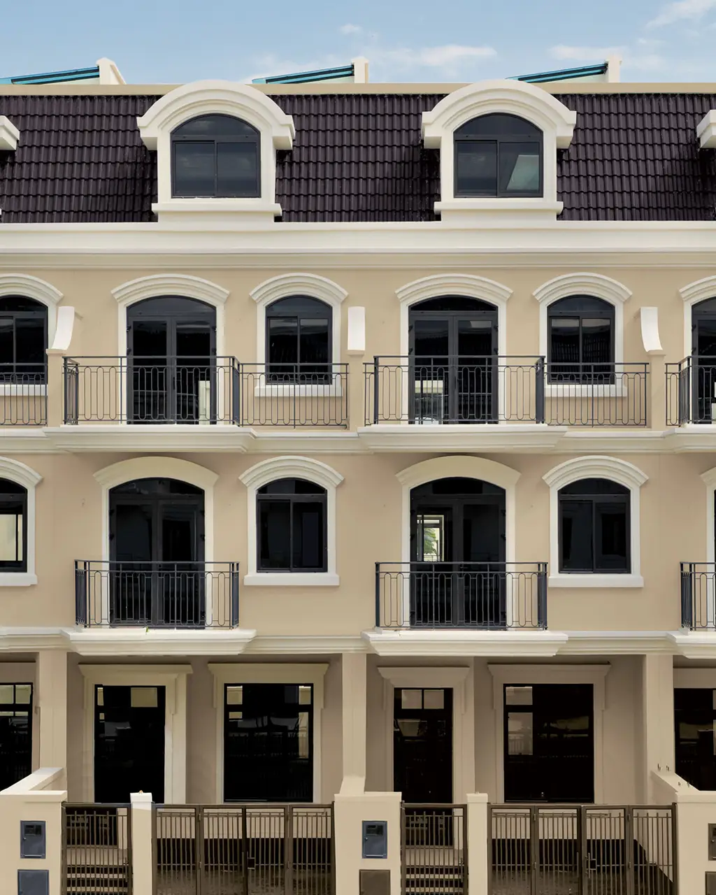 1622 Edelweiss - Exterior Paint Colour 1622 Edelweiss - Exterior Paint Colour