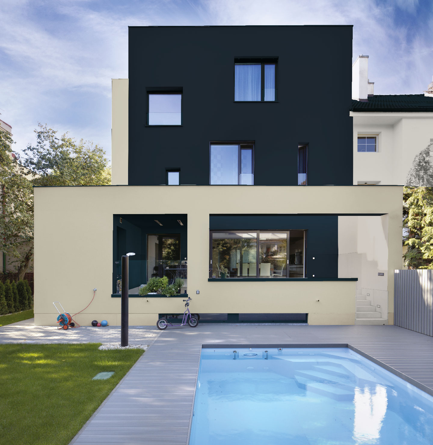 Jotun 0767 Sensual Touch 4403 Midnight Blue | Exterior Inspiration | Jotun Philippines